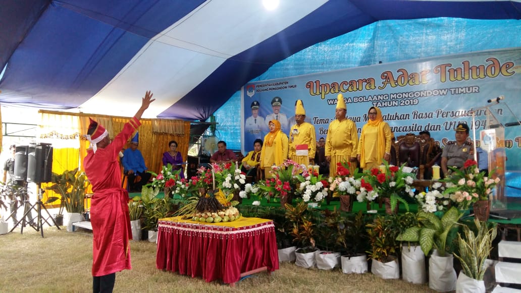 Bupati Boltim Hadiri Acara Adat Tulude di Desa Dodap Pantai | PortalBMR.com